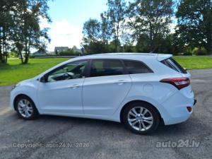 White Hyundai i30 2016 in Paide, with an engine capacity of 1.60 L and mileage of 186 thousand km for 5300 €, photo 3 on AUTOMOTO.COM.LV
