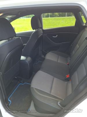 White Hyundai i30 2016 in Paide, with an engine capacity of 1.60 L and mileage of 186 thousand km for 5300 €, photo 5 on AUTOMOTO.COM.LV