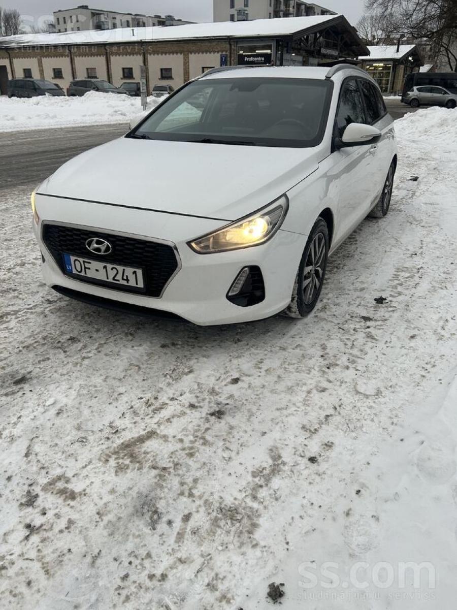 Balts Hyundai i30 2017 Ogre, ar dzinēja tilpumu 1.60 L un nobraukumu 210 tūkst. km par 7200 €, foto 1 vietnē AUTOMOTO.COM.LV