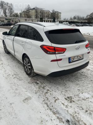 Balts Hyundai i30 2017 Ogre, ar dzinēja tilpumu 1.60 L un nobraukumu 210 tūkst. km par 7200 €, foto 4 vietnē AUTOMOTO.COM.LV