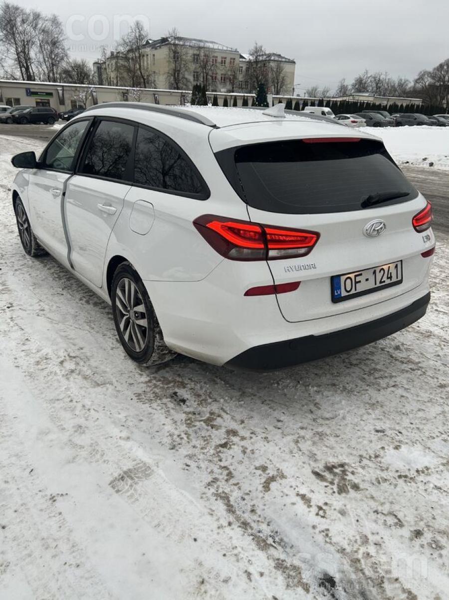 Balts Hyundai i30 2017 Ogre, ar dzinēja tilpumu 1.60 L un nobraukumu 210 tūkst. km par 7200 €, foto 4 vietnē AUTOMOTO.COM.LV