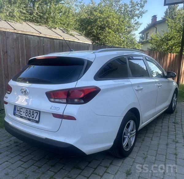 Белый Хендай i30 2017 в Рига, объемом двигателя 1.60 л и пробегом 187 тыс. км за 6500 €, фото 2 на AUTOMOTO.COM.LV