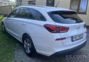 Белый Хендай i30 2017 в Рига, объемом двигателя 1.60 л и пробегом 187 тыс. км за 6500 €, фото 4 на AUTOMOTO.COM.LV