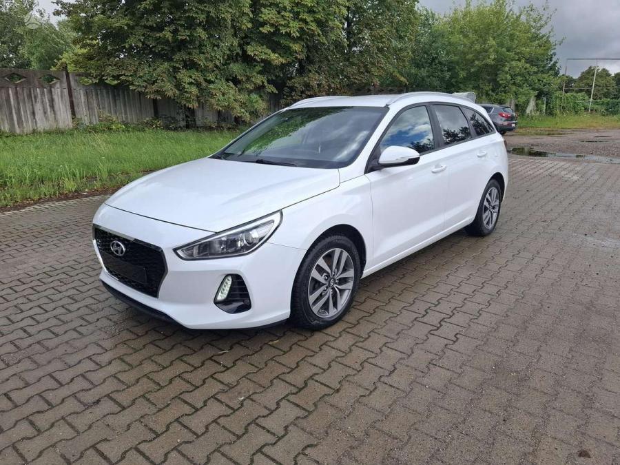Balts Hyundai i30 2017 Marijampole, ar dzinēja tilpumu 1.59 L un nobraukumu 241 tūkst. km par 5900 €, foto 1 vietnē AUTOMOTO.COM.LV