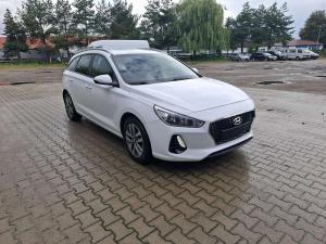 Balts Hyundai i30 2017 Marijampole, ar dzinēja tilpumu 1.59 L un nobraukumu 241 tūkst. km par 5900 €, foto 4 vietnē AUTOMOTO.COM.LV