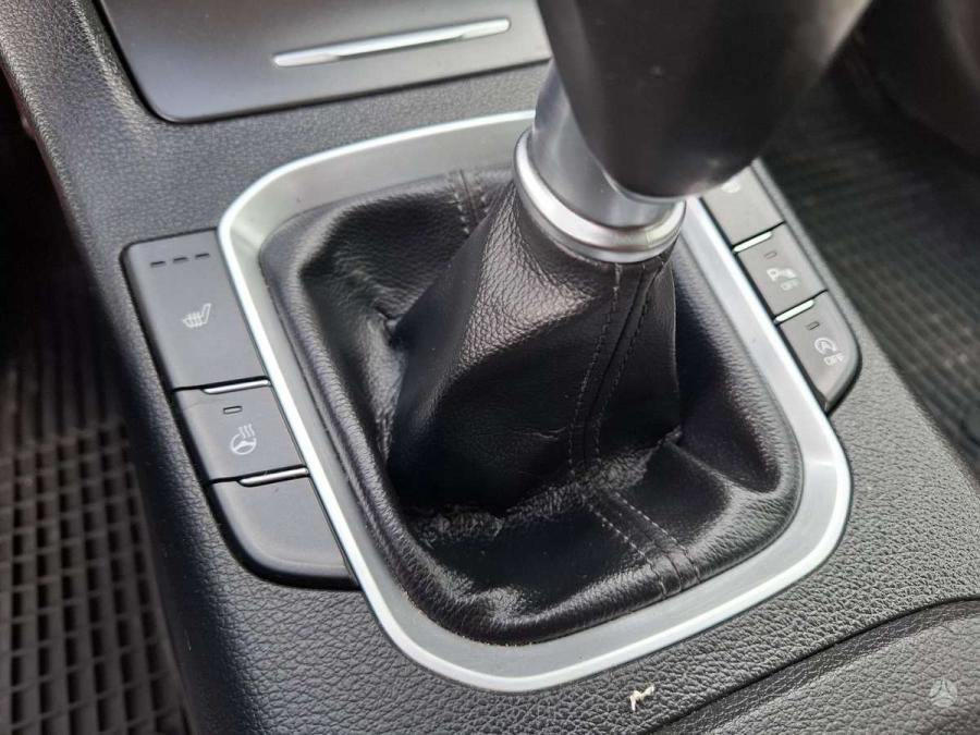 Balts Hyundai i30 2017 Marijampole, ar dzinēja tilpumu 1.59 L un nobraukumu 241 tūkst. km par 5900 €, foto 14 vietnē AUTOMOTO.COM.LV