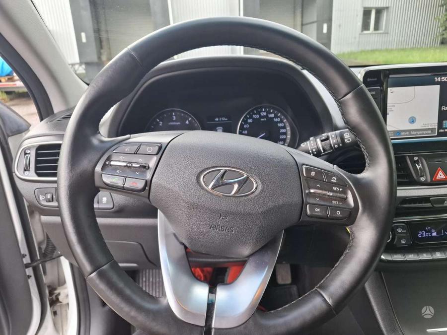 Balts Hyundai i30 2017 Marijampole, ar dzinēja tilpumu 1.59 L un nobraukumu 241 tūkst. km par 5900 €, foto 17 vietnē AUTOMOTO.COM.LV