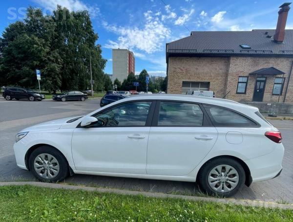 White Hyundai i30 2017 in Riga, with an engine capacity of 1.60 L and mileage of 156 thousand km for 6800 €, photo 3 on AUTOMOTO.COM.LV
