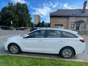 White Hyundai i30 2017 in Riga, with an engine capacity of 1.60 L and mileage of 156 thousand km for 6800 €, photo 4 on AUTOMOTO.COM.LV