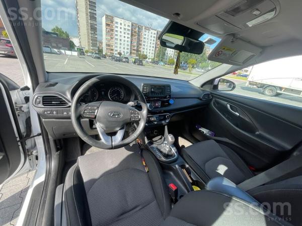 White Hyundai i30 2017 in Riga, with an engine capacity of 1.60 L and mileage of 156 thousand km for 6800 €, photo 6 on AUTOMOTO.COM.LV