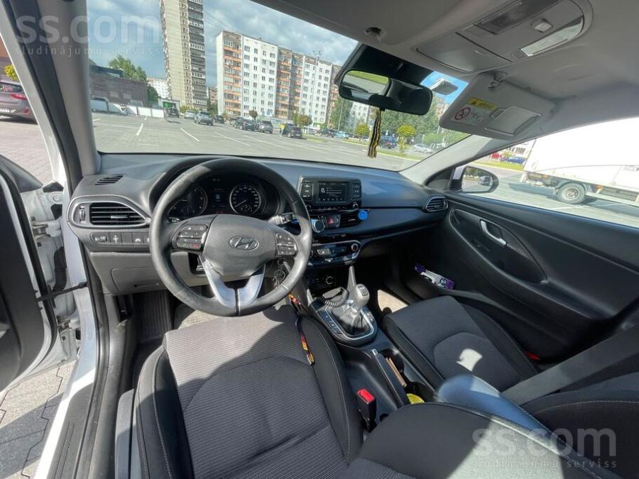 White Hyundai i30 2017 in Riga, with an engine capacity of 1.60 L and mileage of 156 thousand km for 6800 €, photo 7 on AUTOMOTO.COM.LV