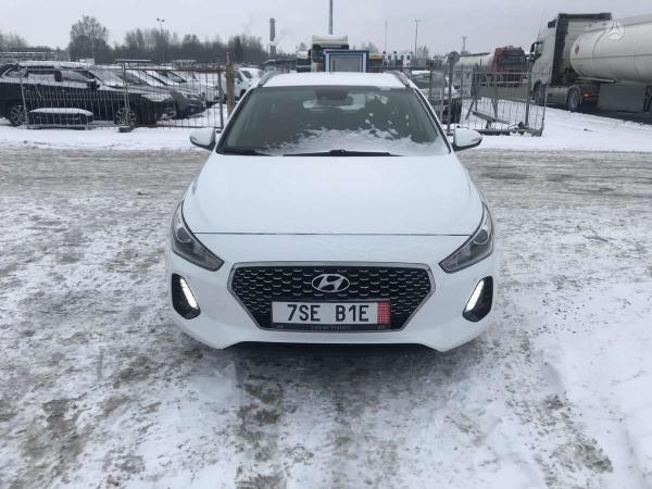 White Hyundai i30 2018 in Marijampole, with an engine capacity of 1.58 L and mileage of 233 thousand km for 8400 €, photo 1 on AUTOMOTO.COM.LV
