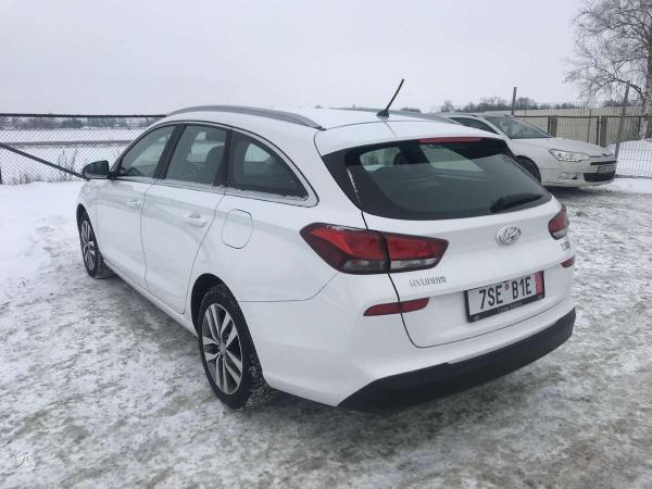 White Hyundai i30 2018 in Marijampole, with an engine capacity of 1.58 L and mileage of 233 thousand km for 8400 €, photo 8 on AUTOMOTO.COM.LV