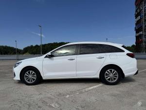 White Hyundai i30 2018 in Vilnius, with an engine capacity of 1.35 L and mileage of 126 thousand km for 9600 €, photo 7 on AUTOMOTO.COM.LV