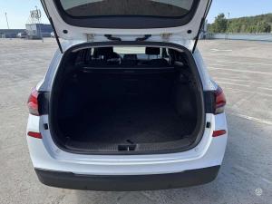 White Hyundai i30 2018 in Vilnius, with an engine capacity of 1.35 L and mileage of 126 thousand km for 9600 €, photo 14 on AUTOMOTO.COM.LV
