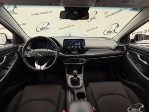 White Hyundai i30 2018 in Vilnius, with an engine capacity of 1.35 L and mileage of 125 thousand km for 9500 €, photo 5 on AUTOMOTO.COM.LV