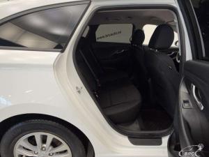 White Hyundai i30 2018 in Vilnius, with an engine capacity of 1.35 L and mileage of 125 thousand km for 9500 €, photo 12 on AUTOMOTO.COM.LV