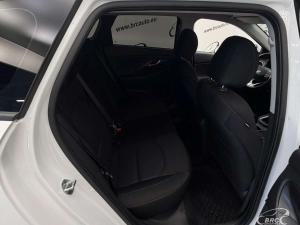 White Hyundai i30 2018 in Vilnius, with an engine capacity of 1.35 L and mileage of 125 thousand km for 9500 €, photo 13 on AUTOMOTO.COM.LV