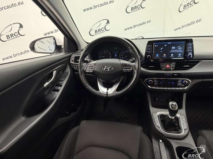 White Hyundai i30 2018 in Vilnius, with an engine capacity of 1.35 L and mileage of 125 thousand km for 9500 €, photo 16 on AUTOMOTO.COM.LV