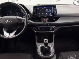 White Hyundai i30 2018 in Vilnius, with an engine capacity of 1.35 L and mileage of 125 thousand km for 9500 €, photo 17 on AUTOMOTO.COM.LV