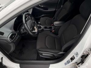 White Hyundai i30 2018 in Vilnius, with an engine capacity of 1.35 L and mileage of 125 thousand km for 9500 €, photo 24 on AUTOMOTO.COM.LV