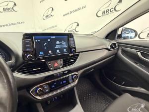 White Hyundai i30 2018 in Vilnius, with an engine capacity of 1.35 L and mileage of 125 thousand km for 9500 €, photo 30 on AUTOMOTO.COM.LV