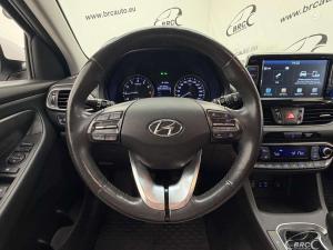 White Hyundai i30 2018 in Vilnius, with an engine capacity of 1.35 L and mileage of 125 thousand km for 9500 €, photo 31 on AUTOMOTO.COM.LV