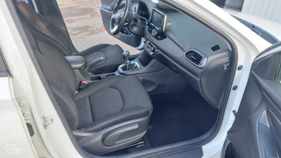 Белый Хендай i30 2018 в Каунас, объемом двигателя 1.40 л и пробегом 173 тыс. км за 7150 €, фото 14 на AUTOMOTO.COM.LV