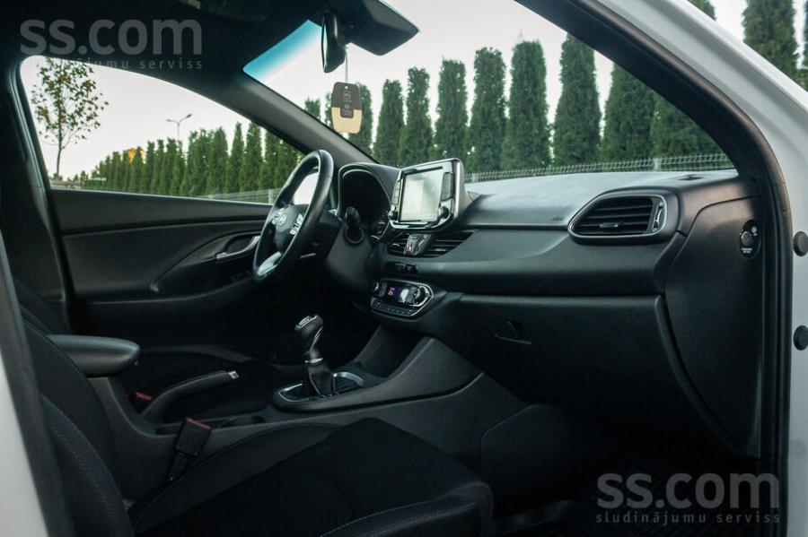 Balts Hyundai i30 2018 Jelgava, ar dzinēja tilpumu 1.60 L un nobraukumu 208 tūkst. km par 6990 €, foto 8 vietnē AUTOMOTO.COM.LV