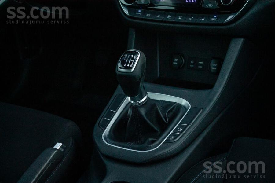 Balts Hyundai i30 2018 Jelgava, ar dzinēja tilpumu 1.60 L un nobraukumu 208 tūkst. km par 6990 €, foto 20 vietnē AUTOMOTO.COM.LV