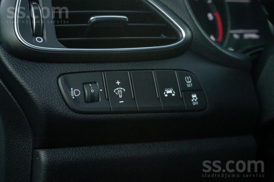 Balts Hyundai i30 2018 Jelgava, ar dzinēja tilpumu 1.60 L un nobraukumu 208 tūkst. km par 6990 €, foto 21 vietnē AUTOMOTO.COM.LV