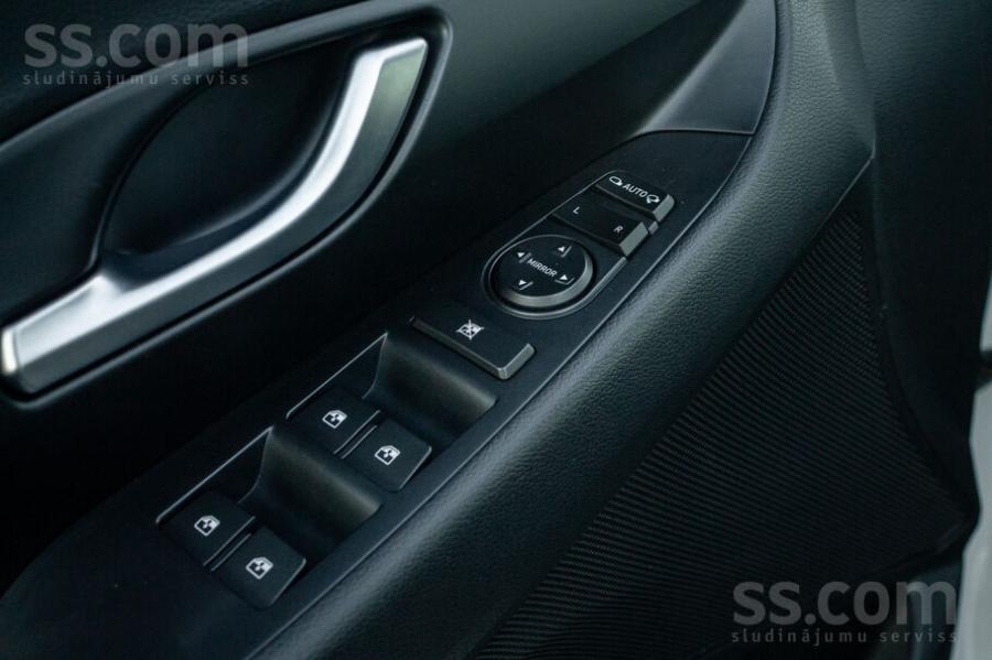Balts Hyundai i30 2018 Jelgava, ar dzinēja tilpumu 1.60 L un nobraukumu 208 tūkst. km par 6990 €, foto 22 vietnē AUTOMOTO.COM.LV