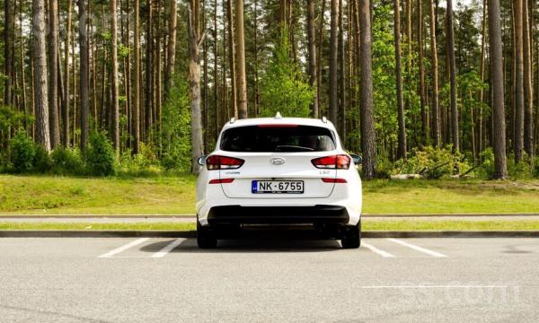 White Hyundai i30 2019 in Riga, with an engine capacity of 1.40 L and mileage of 130 thousand km for 9950 €, photo 7 on AUTOMOTO.COM.LV