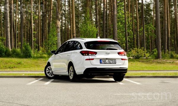 White Hyundai i30 2019 in Riga, with an engine capacity of 1.40 L and mileage of 130 thousand km for 9950 €, photo 8 on AUTOMOTO.COM.LV
