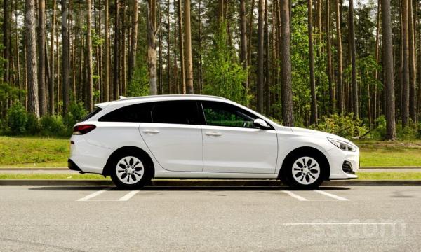 White Hyundai i30 2019 in Riga, with an engine capacity of 1.40 L and mileage of 130 thousand km for 9950 €, photo 9 on AUTOMOTO.COM.LV