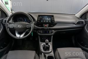 White Hyundai i30 2019 in Riga, with an engine capacity of 1.40 L and mileage of 130 thousand km for 9950 €, photo 12 on AUTOMOTO.COM.LV