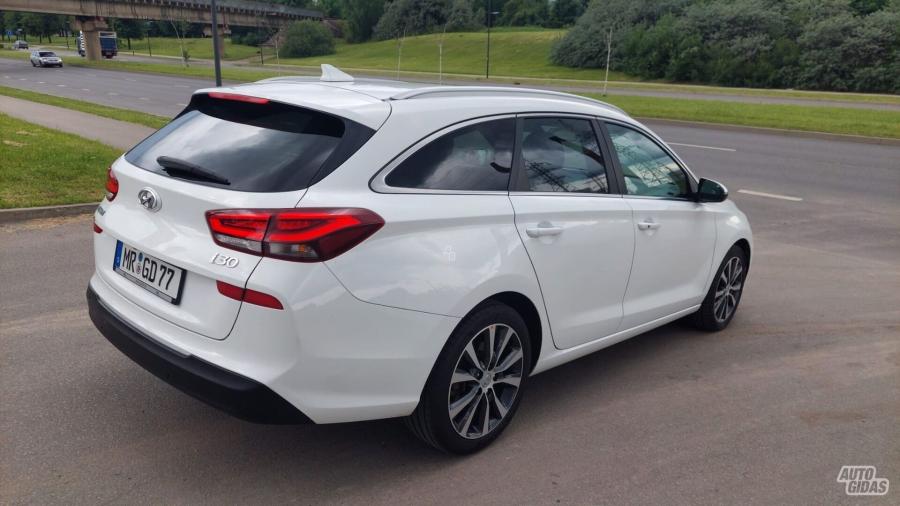 Белый Хендай i30 2019 в Каунас, объемом двигателя 1.60 л и пробегом 209 тыс. км за 8250 €, фото 3 на AUTOMOTO.COM.LV