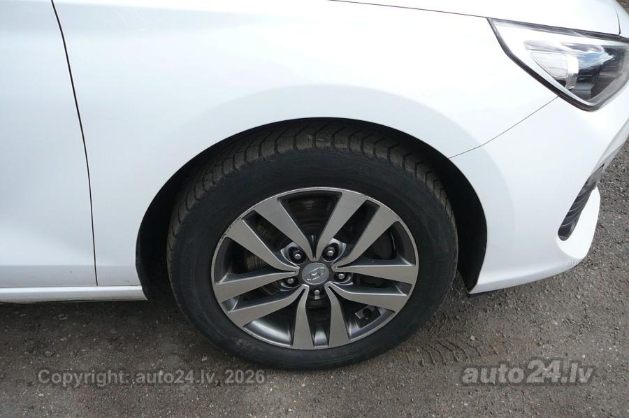 Balts Hyundai i30 2019 Jehvi, ar dzinēja tilpumu 1.60 L un nobraukumu 220 tūkst. km par 8700 €, foto 6 vietnē AUTOMOTO.COM.LV