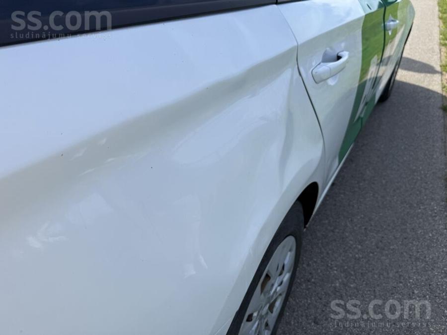 Balts Hyundai i30 2019 Rīga, ar dzinēja tilpumu 1.40 L un nobraukumu 195 tūkst. km par 4500 €, foto 12 vietnē AUTOMOTO.COM.LV