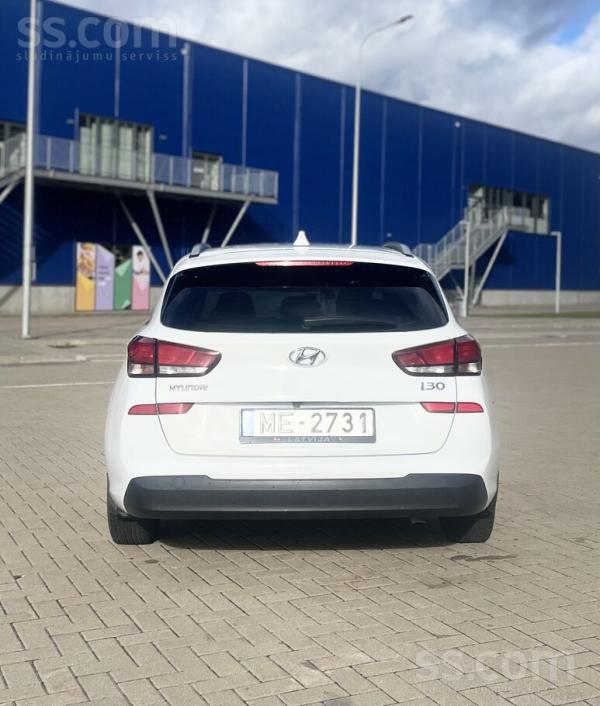 Hyundai i30 2019 in Riga on AUTOMOTO.COM.LV White Hyundai i30 2019 in Riga, with an engine capacity of 1.40 L and mileage of 199 thousand km for 5650 €, photo 4 on AUTOMOTO.COM.LV