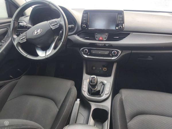 White Hyundai i30 2020 in Kretinga, with an engine capacity of 1.60 L and mileage of 174 thousand km for 8200 €, photo 7 on AUTOMOTO.COM.LV
