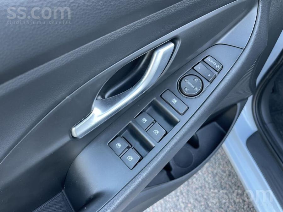 Balts Hyundai i30 2020 Rīga, ar dzinēja tilpumu 1.40 L un nobraukumu 90 tūkst. km par 9300 €, foto 11 vietnē AUTOMOTO.COM.LV
