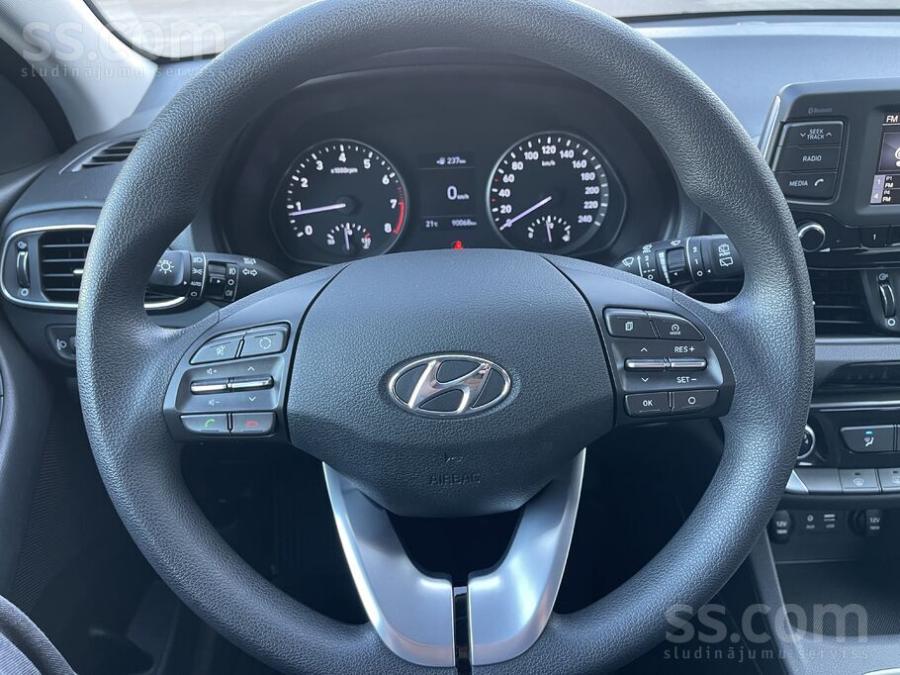 Balts Hyundai i30 2020 Rīga, ar dzinēja tilpumu 1.40 L un nobraukumu 90 tūkst. km par 9300 €, foto 12 vietnē AUTOMOTO.COM.LV