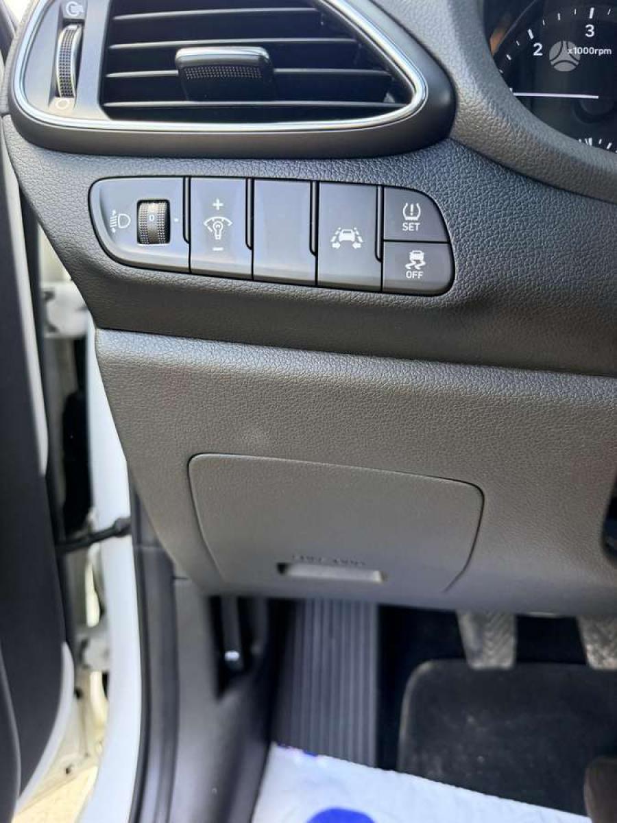 Белый Хендай i30 2020 в Таураге, объемом двигателя 1.60 л и пробегом 147 тыс. км за 7999 €, фото 16 на AUTOMOTO.COM.LV