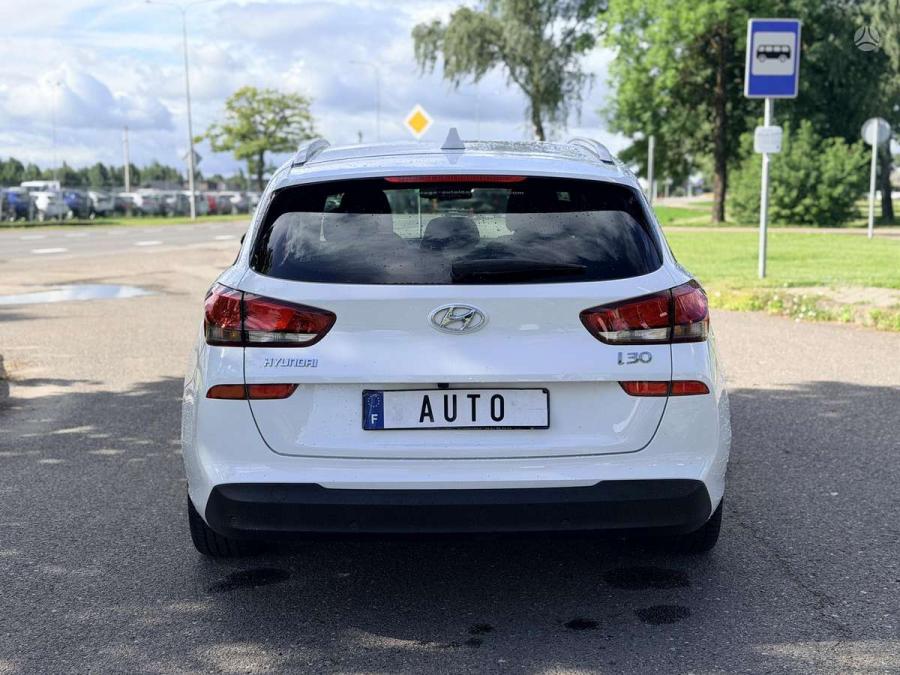 Balts Hyundai i30 2020 Tauragė, ar dzinēja tilpumu 1.60 L un nobraukumu 147 tūkst. km par 8299 €, foto 10 vietnē AUTOMOTO.COM.LV