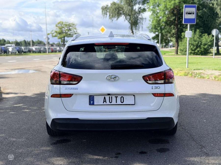 Белый Хендай i30 2020 в Таураге, объемом двигателя 1.60 л и пробегом 147 тыс. км за 8299 €, фото 10 на AUTOMOTO.COM.LV