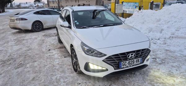White Hyundai i30 2021 in Taurage, with an engine capacity of 1.60 L and mileage of 180 thousand km for 8900 €, photo 3 on AUTOMOTO.COM.LV