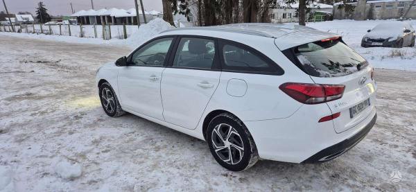 White Hyundai i30 2021 in Taurage, with an engine capacity of 1.60 L and mileage of 180 thousand km for 8900 €, photo 8 on AUTOMOTO.COM.LV