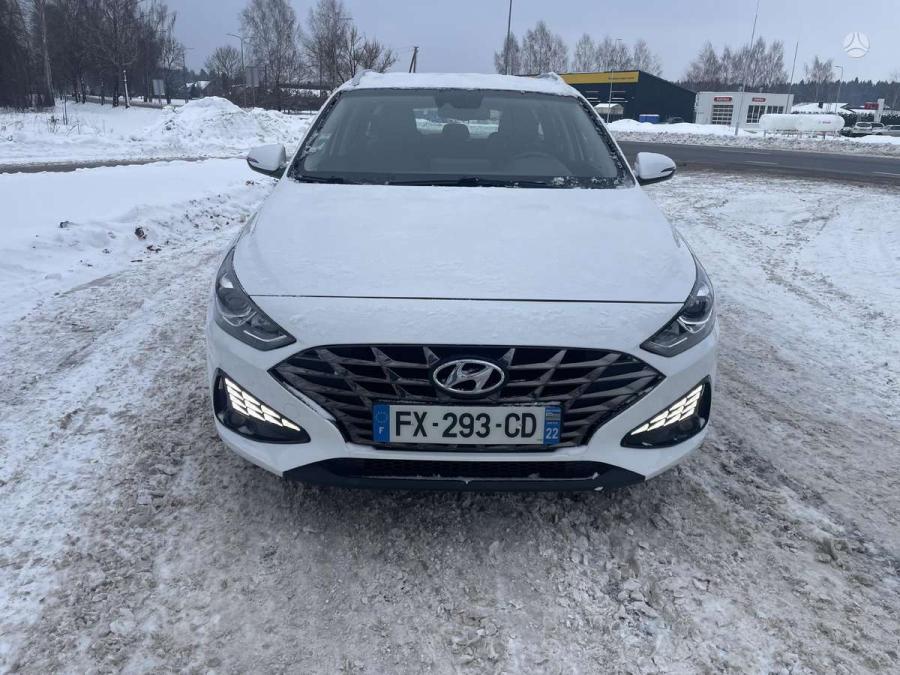 Balts Hyundai i30 2021 Tauragė, ar dzinēja tilpumu 1.60 L un nobraukumu 267 tūkst. km par 7200 €, foto 2 vietnē AUTOMOTO.COM.LV