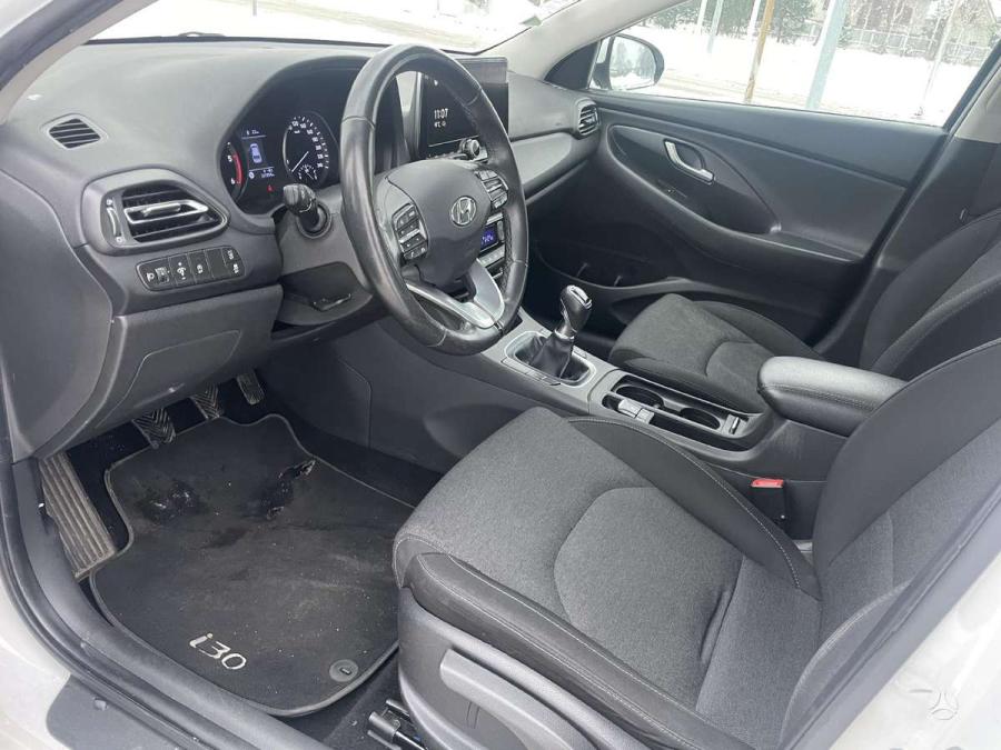 Balts Hyundai i30 2021 Tauragė, ar dzinēja tilpumu 1.60 L un nobraukumu 267 tūkst. km par 7200 €, foto 9 vietnē AUTOMOTO.COM.LV